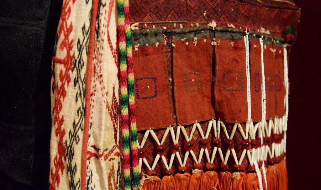 Carving a Community: The Katu People – Traditional Arts and Ethnology ...