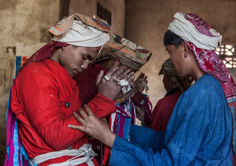 Carving a Community: The Katu People – Traditional Arts and Ethnology ...